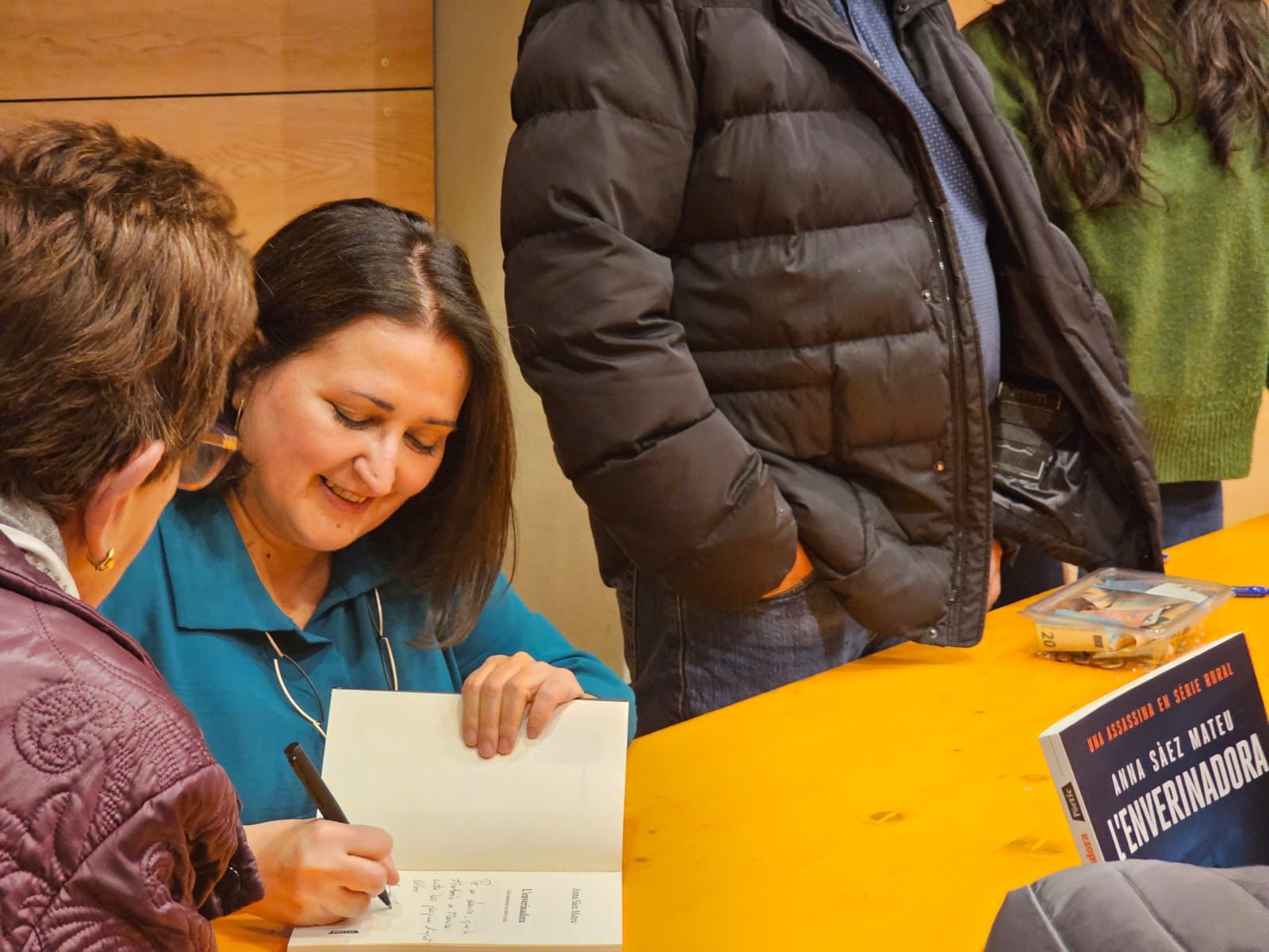 ANNA SÁEZ, PERIODISTA I ESCRIPTORA - L'OEST